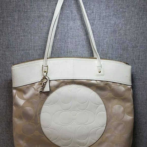 Coach | Bags | Coach Designer Monogram Beige Laura Signature Canvas ...